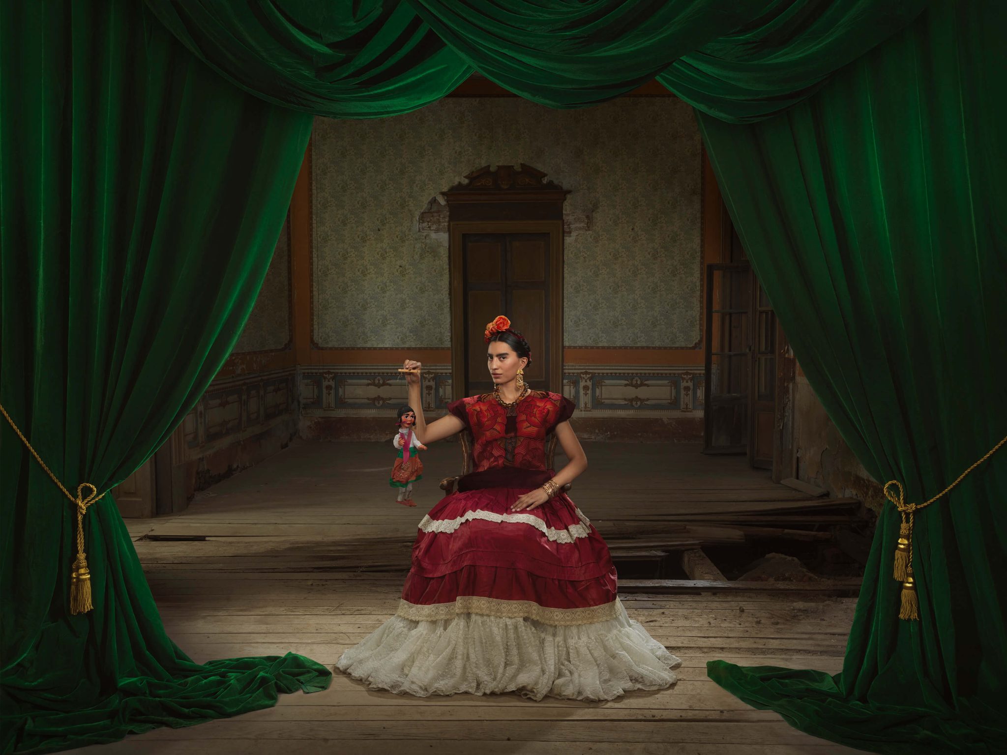 Marioneta – JULIA FULLERTON-BATTEN